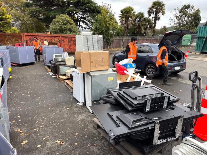 Upper Hutt’s first ever E-Waste recycling day a big success – The Upper Hutt Connection