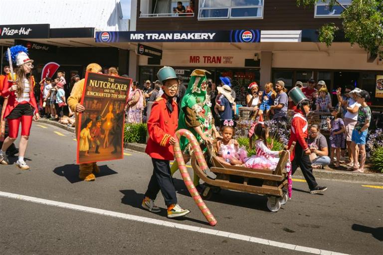 The winners at the Upper Hutt Santa Parade – The Upper Hutt Connection